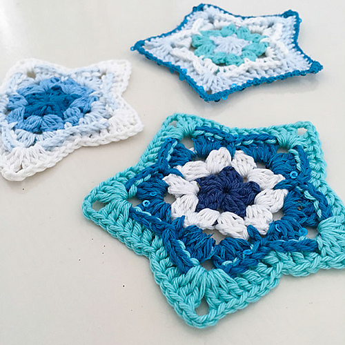Ravelry: Sparkly Stars pattern by Joy Clements