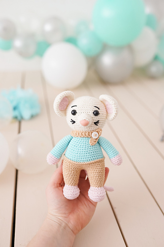 Ravelry: Henry the Mouse pattern by CrochetStoryShop