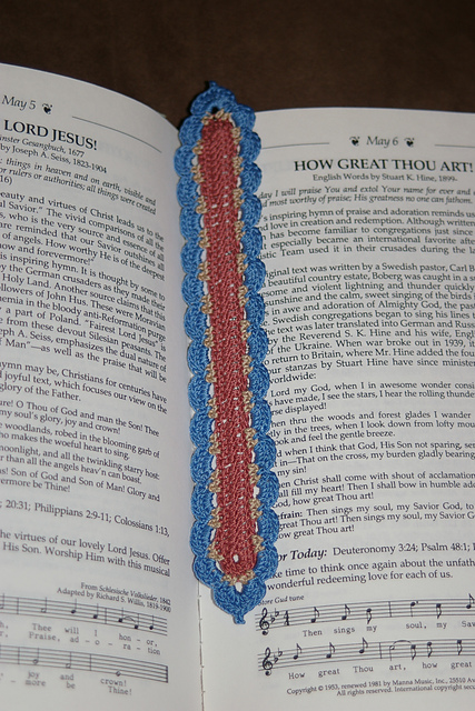 Ravelry: Pretty Scallops Thread Bookmark pattern by Tammy Harder