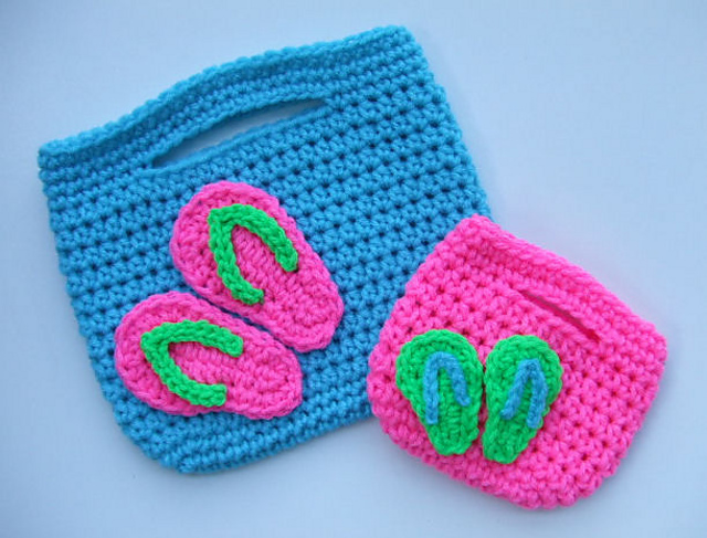 Ravelry: CV106 Mommy & Me Flip Flop Purses pattern by Donna Harelik