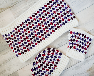 Ravelry: V stitch cowl pattern by Steph Best