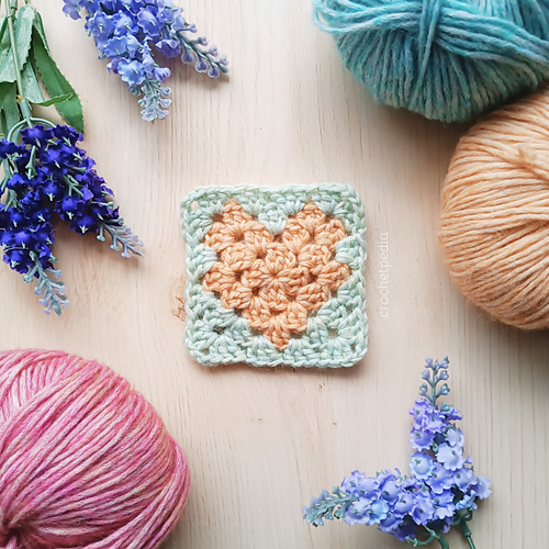 Ravelry: Heart Granny Square pattern by Crochetpedia
