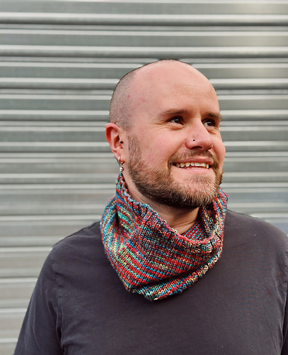 Ravelry: Crimson Twilight Cowl pattern by Adam Christofi