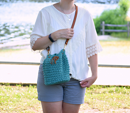 Ravelry: Islander Tote Bag pattern by Mary P