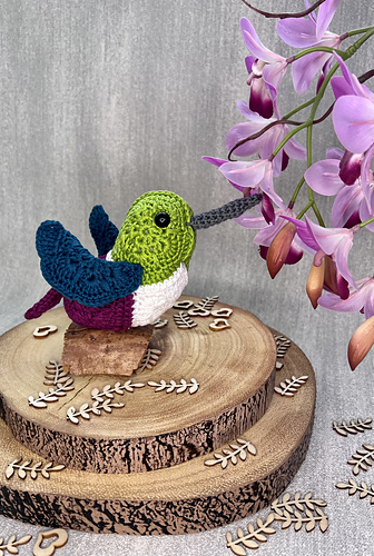 Ravelry: African Flower Hummingbird pattern by Sarah Barratt