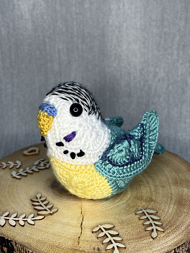 Ravelry: Mini African Flower Budgerigar pattern by Sarah Barratt