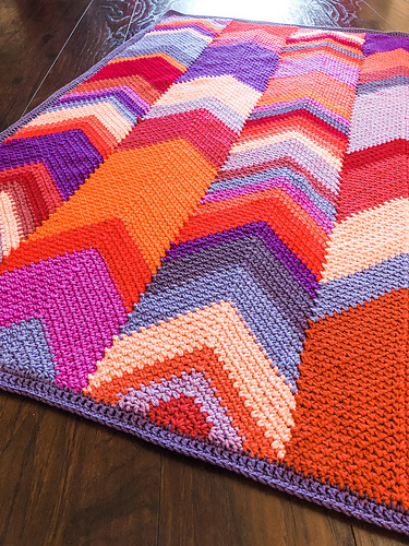 Ravelry: Chevronnie pattern by Rachele Carmona