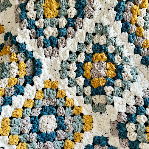 Ravelry: Chunky Granny Square Blanket pattern by Cyprianne Nolan