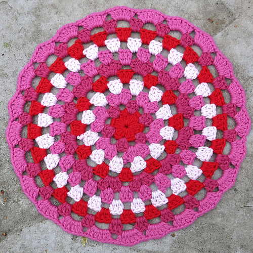 Ravelry: Granny Mandala pattern by Lynne Samaan