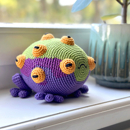 Ravelry: Yabbis the Magic Toad pattern by Mariska Vos-Bolman