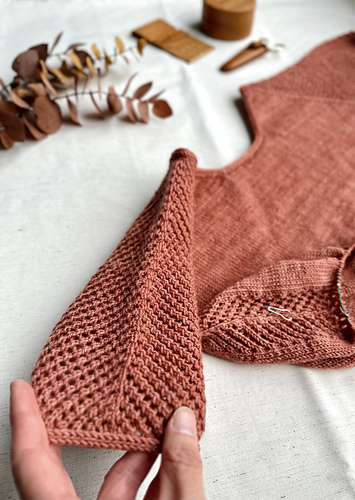 Ravelry: Gabriella Tee (adult) pattern by Dorothy Offeciers