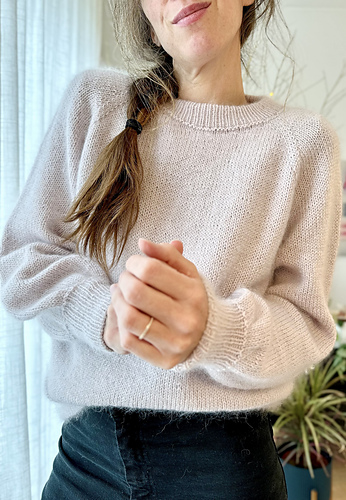 Ravelry: Grace Sweater pattern by Dorothy Offeciers