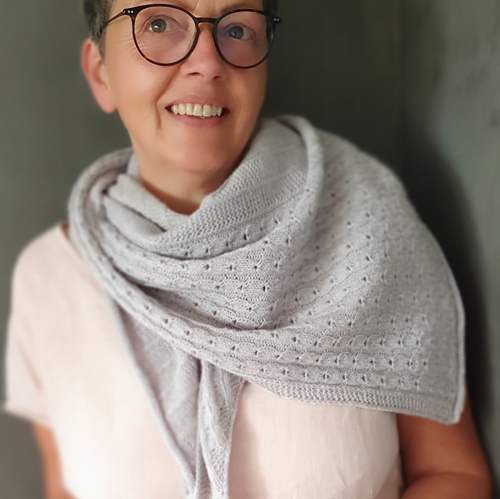 Ravelry: Hazel Shawl pattern by DUCATHI