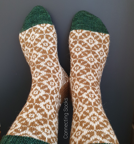 Ravelry: Connecting Socks pattern by DUCATHI