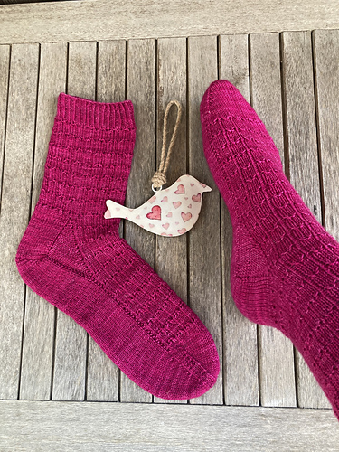 Ravelry: Tidy Socks pattern by DUCATHI