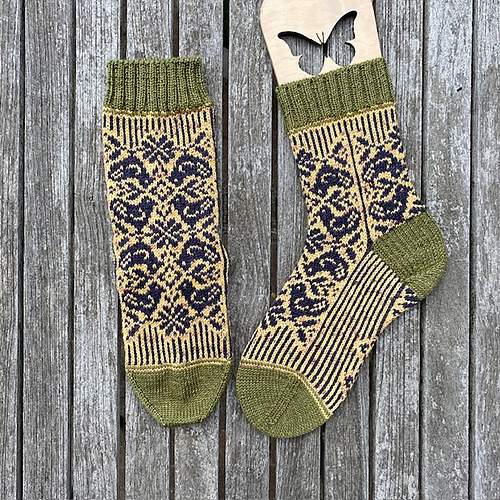 Ravelry: Chicken Run Socks pattern by DUCATHI