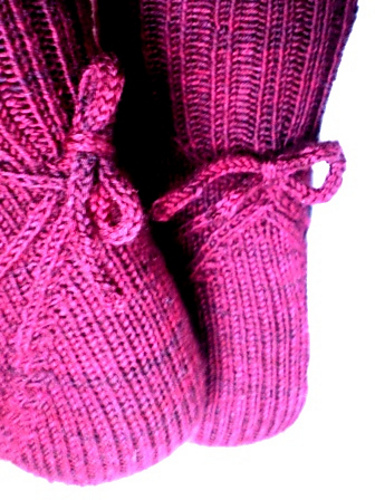 Ravelry: Manolo pattern by Yarnissima