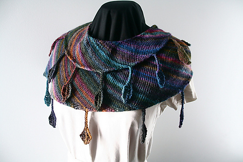 Ravelry: Drop Leaf Shawlette pattern by Tamara Ell