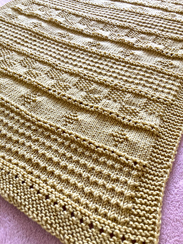 Ravelry: Livie Baby Blanket pattern by Daisy Gray Knits