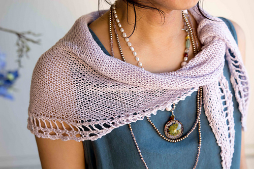 Ravelry: Demure pattern by Yumiko Alexander