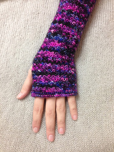 Ravelry: Punk Rock Fingerless Gauntlets pattern by Dana Freed Fiddes