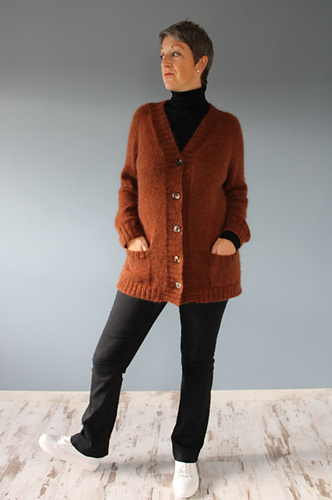 Ravelry: Pilsen Cardigan pattern by Daniela Mühlbauer