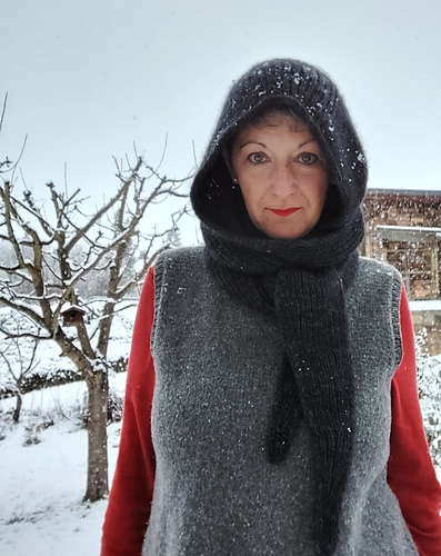 Ravelry: Dani Hood pattern by Daniela Mühlbauer