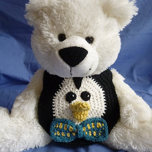 Ravelry: Preppy Penguin Baby Drool Bib pattern by Darleen Hopkins