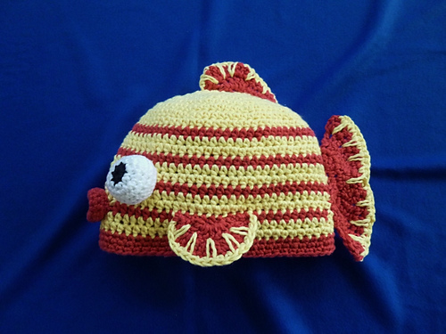 Ravelry: Kissy! Kissy! Fish Face Hat for boys and girls pattern by ...