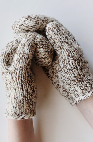 Ravelry: The Nora Mittens pattern by Darling Jadore