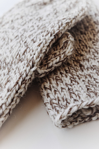 Ravelry: The Nora Mittens pattern by Darling Jadore