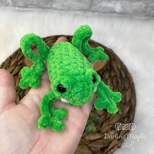 Ravelry: Frankie the Frog pattern by Darling Maple Designs