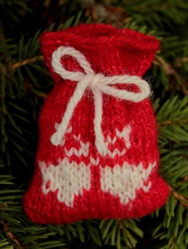 Ravelry: 27 Knitted Christmas Santa Sacks pattern by Bekki Hill