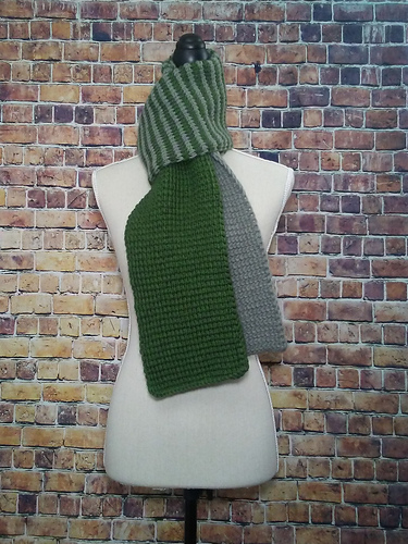 Ravelry: Easy Stripes Two-Tone Scarf pattern by Benjamin Burchall