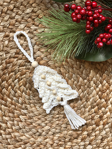 Ravelry: Tasseled Tannenbaum pattern by Dana Hogan