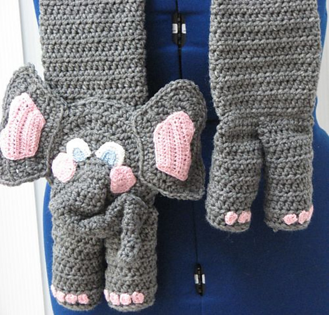 Ravelry: Elephant Scarf pattern by Donna Collinsworth