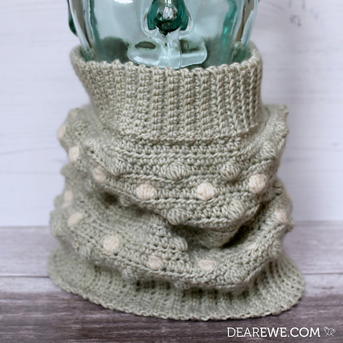 Ravelry: Nessa Cowl pattern by Dear Ewe Designs