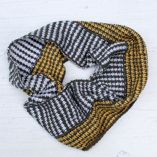 Ravelry: Come Bye Cowl pattern by Dear Ewe Designs