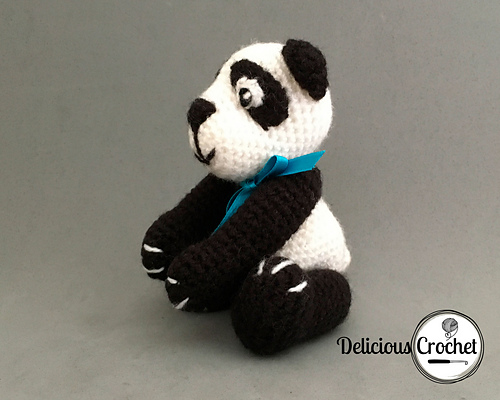Ravelry: Panda Bears pattern by Paola Navarro