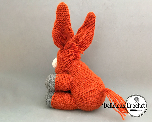 Ravelry: Looney Mule pattern by Paola Navarro