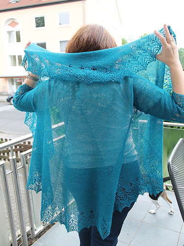 Ravelry: Jacke / cardigan *Opera* pattern by Birgit Freyer