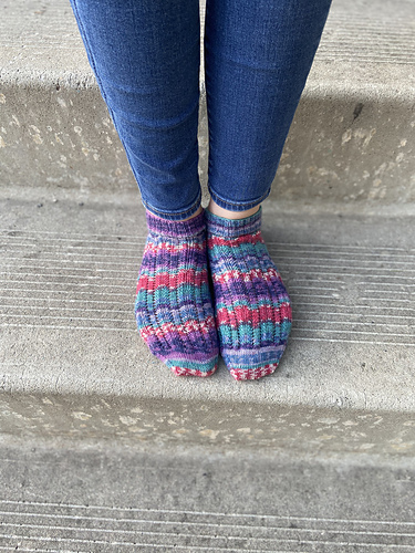Ravelry: Curve Stompers pattern by Krissy Hines