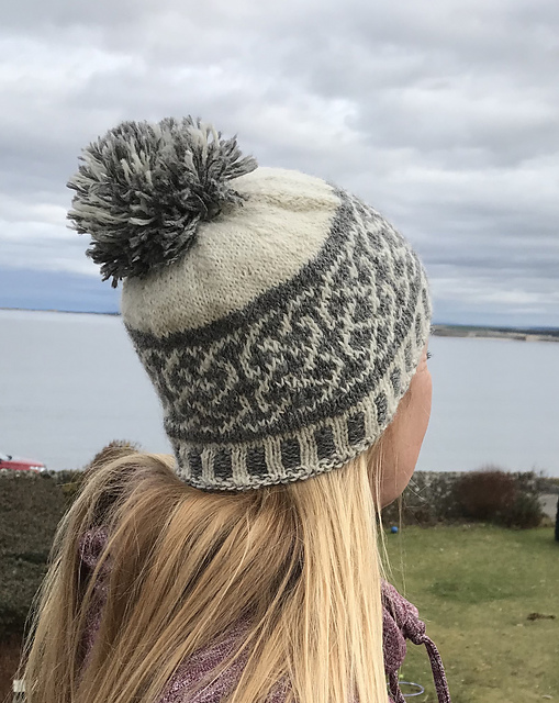 Ravelry: Bain's Toorie Bunnet pattern by Barbara Pritchard
