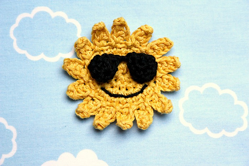 Ravelry: Soleil à lunettes / Sun with glasses pattern by Isabelle Lepage