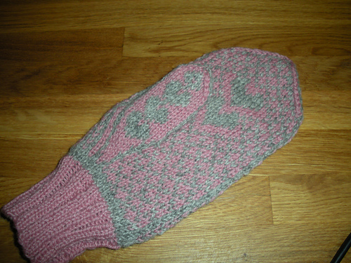 Ravelry: Kjærestevotter pattern by Rauma Designs