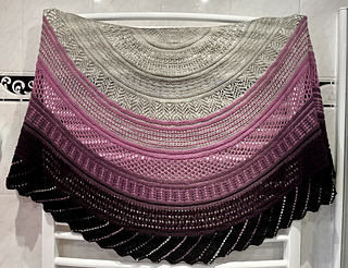 Ravelry: Diddlherz's Glittering Snowscape Shawl