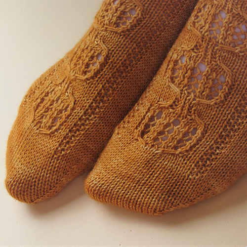 Ravelry: Pumpkin Socks pattern by Debbie Ford