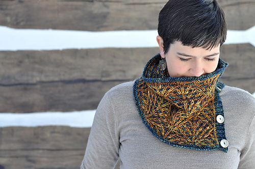 Ravelry: Deco Fans Cowl pattern by Sara Huntington Burch