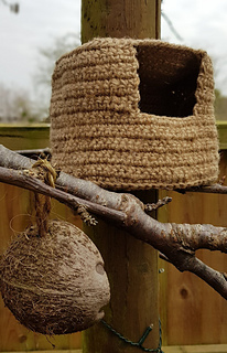 Ravelry: Small Bird Nesting Pocket pattern by Anne Farmer