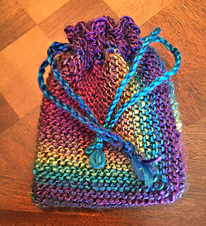 Ravelry: Garter Stitch Cinch Sack pattern by Kelly Vaughn